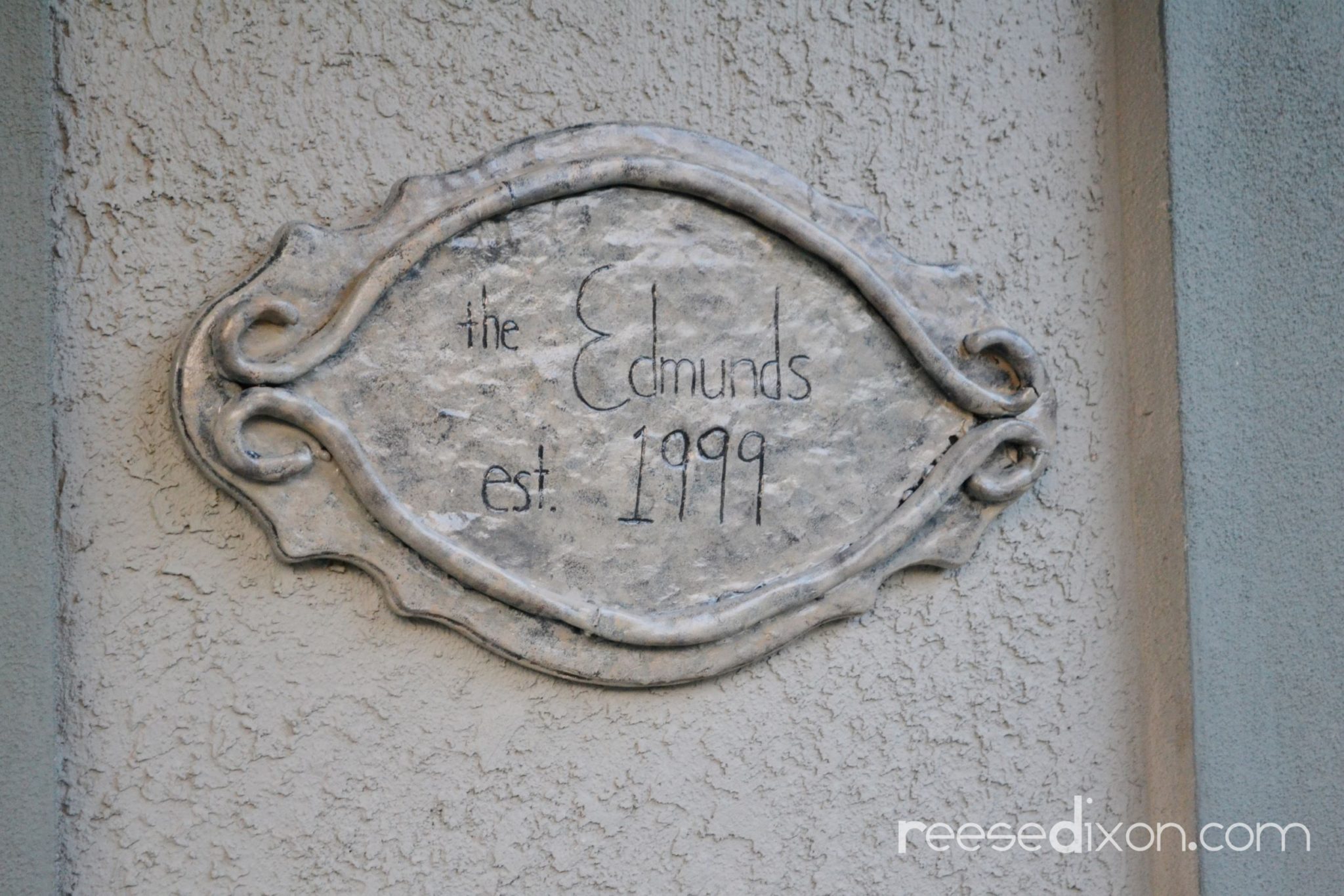 Halloween Craft: Haunted Mansion Inspired Plaque - Reese Dixon